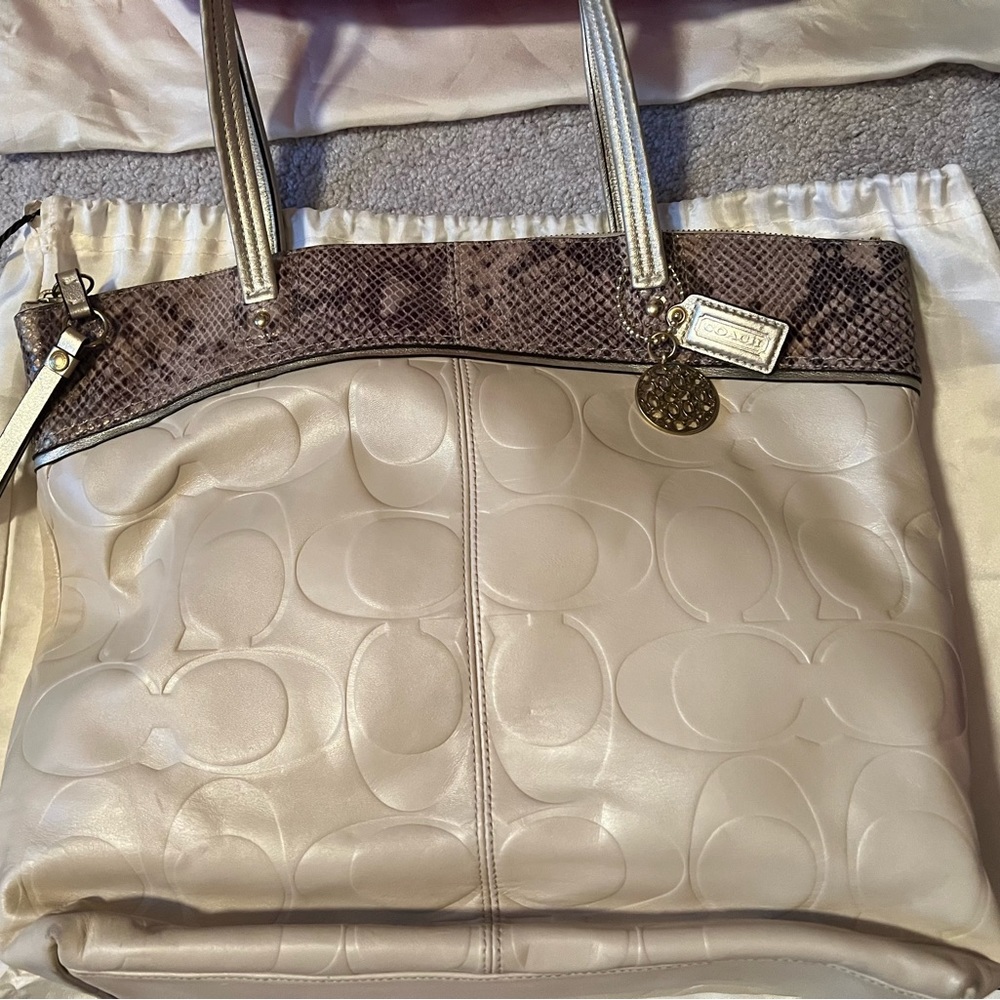 Coach Cream Colored Tote With Faux Snake Skin Trim - Gem